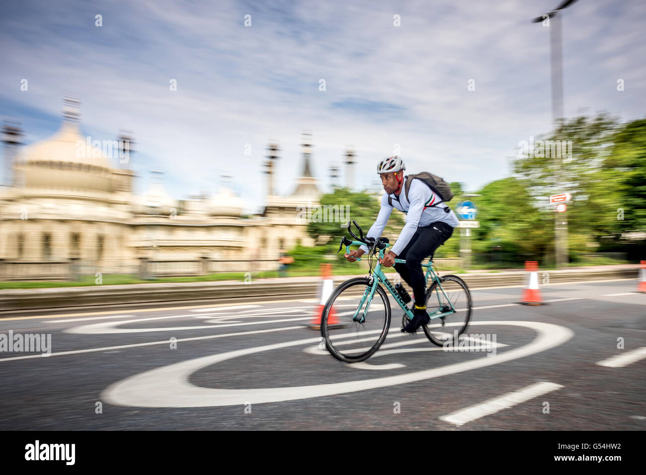 London to brighton bike ride hi-res stock photography and images - Alamy