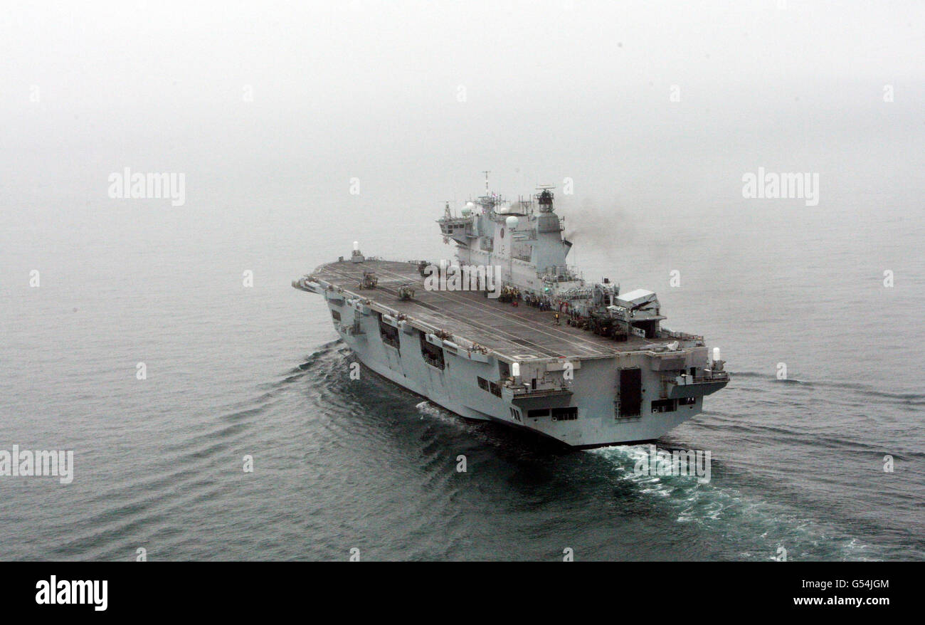 Hms ocean heads towards greenwich hi-res stock photography and images ...
