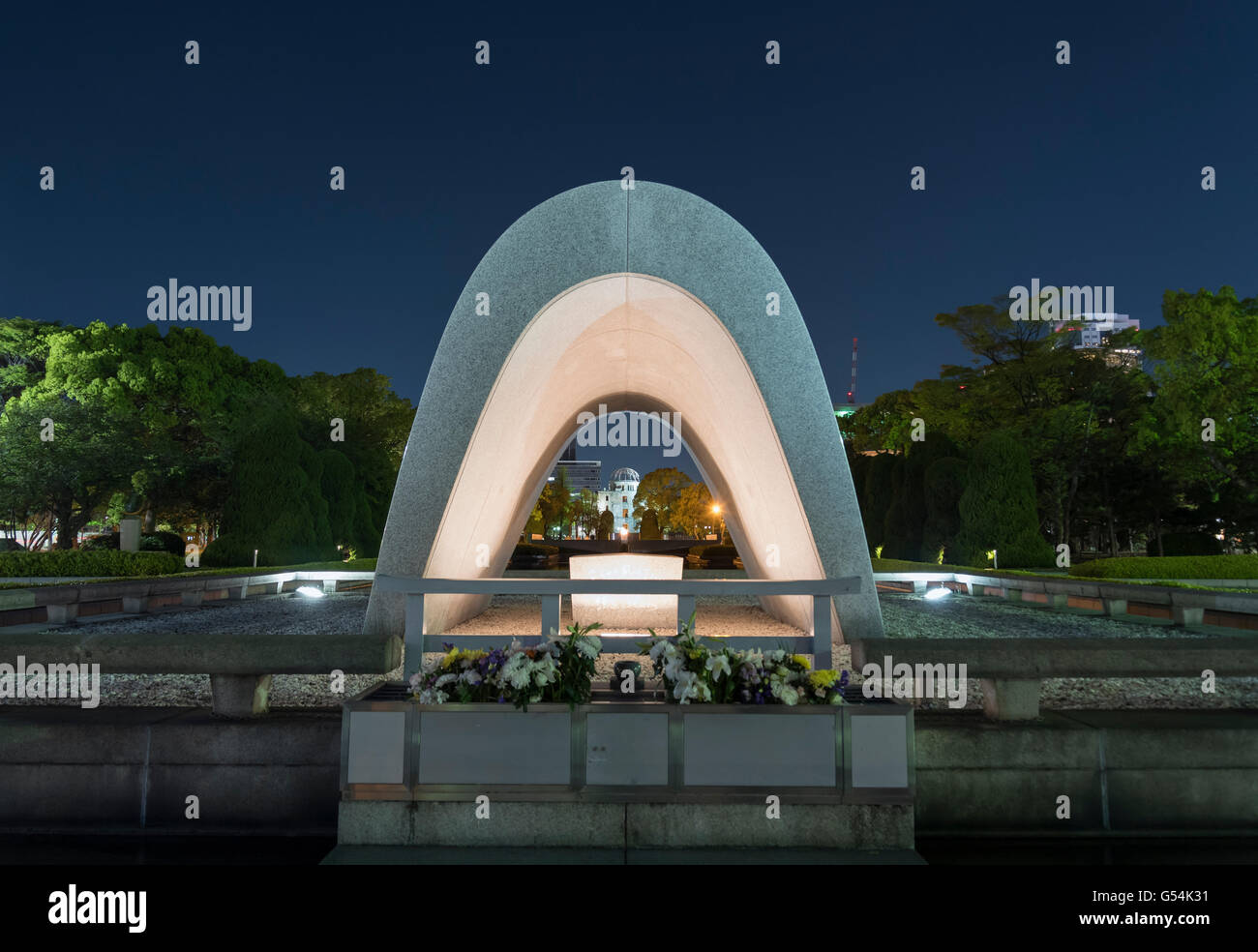 Cenotaph hiroshima peace memorial hi-res stock photography and images ...