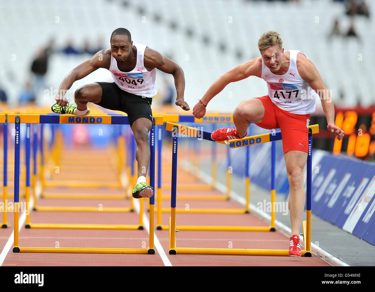 Julien Adeniran (left) and Matt Hudson (right) compete in the Men's ...