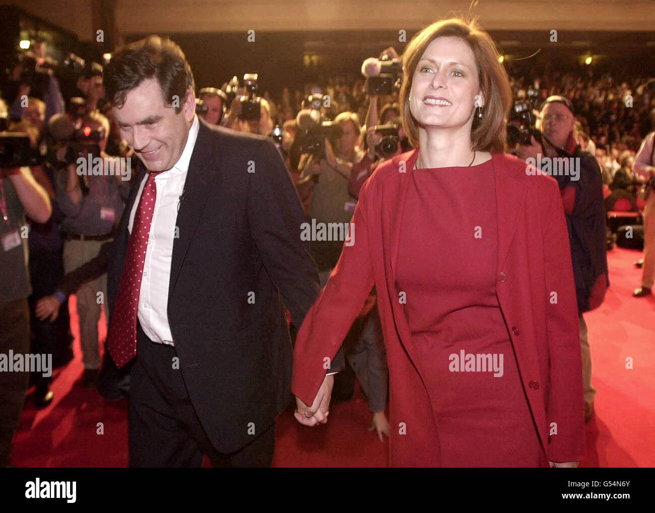 Politics wife holding hands smiling gordon brown hi-res stock ...