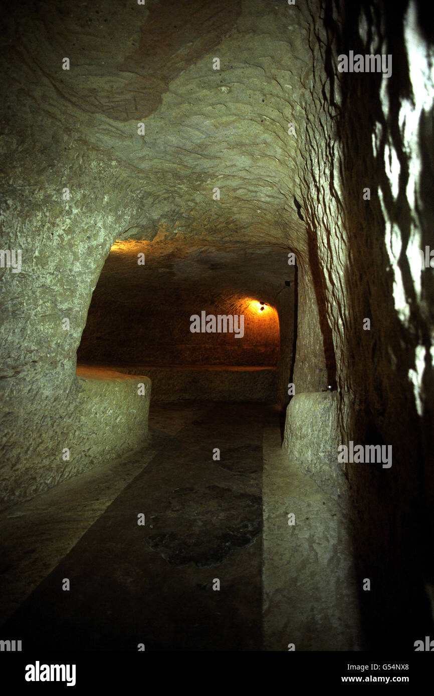 Nottingham castle cave hi-res stock photography and images - Alamy