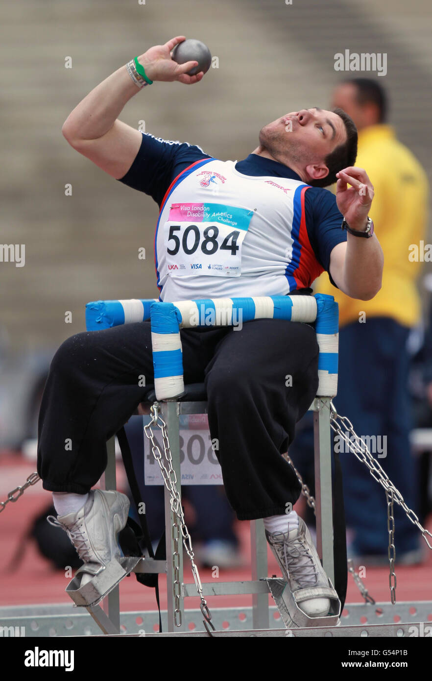Mens shot put hi-res stock photography and images - Alamy