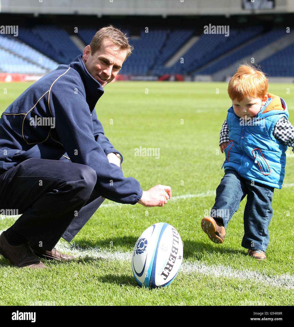 Chris Paterson pictured with Lachlan Milne (great grandson of John ...