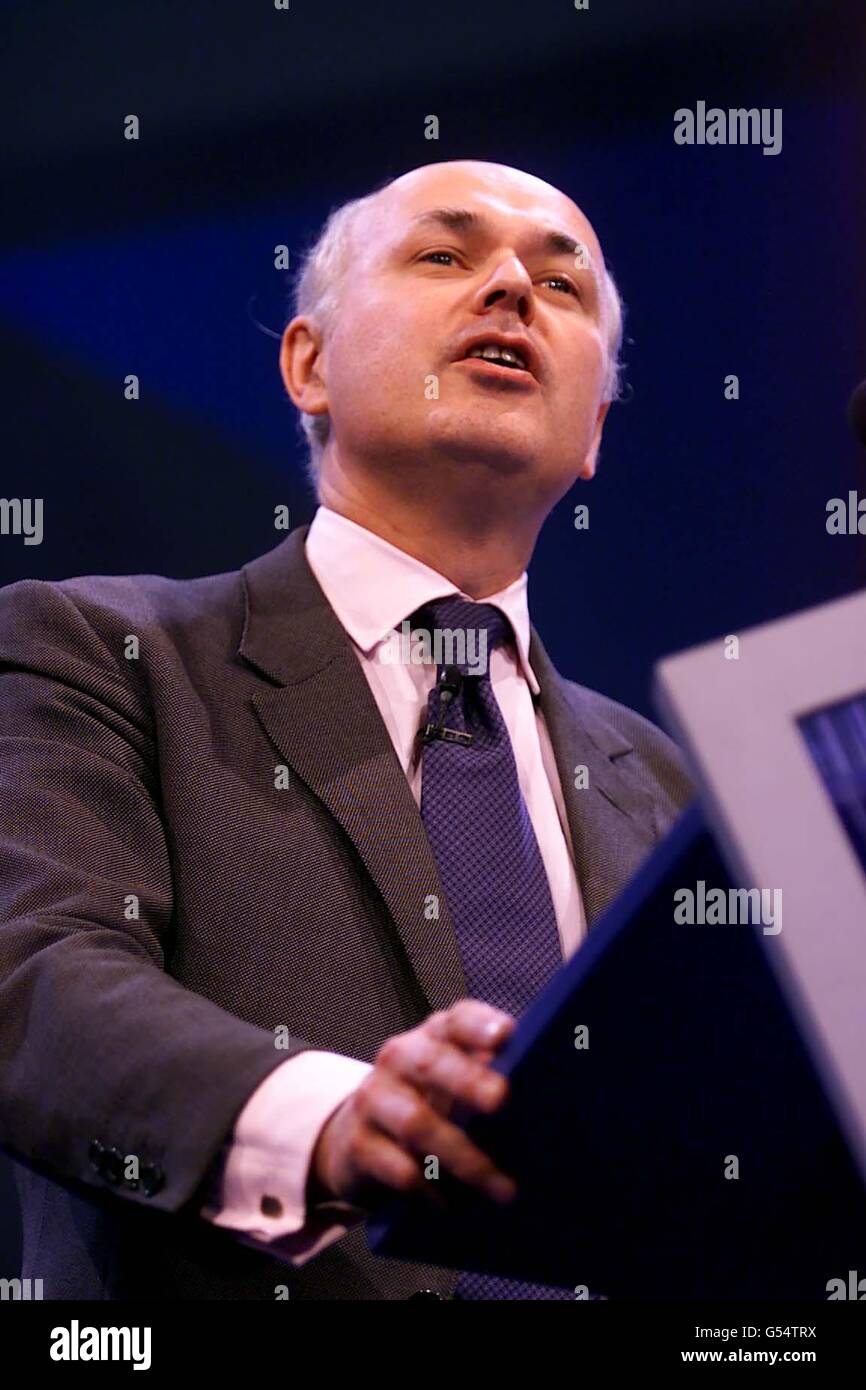 18 06 2001 shadow hi-res stock photography and images - Alamy