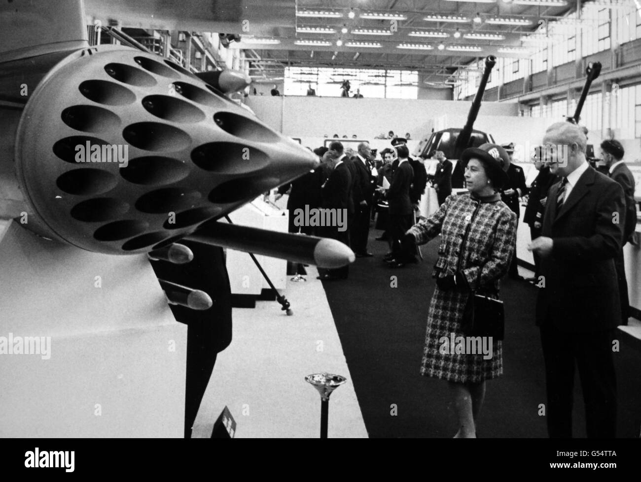 Royalty - Queen Elizabeth II - Fort Halstead Stock Photo - Alamy