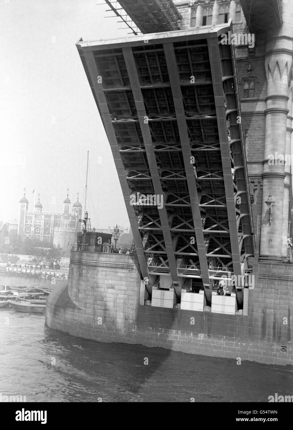 One tower bridge building Black and White Stock Photos & Images - Alamy