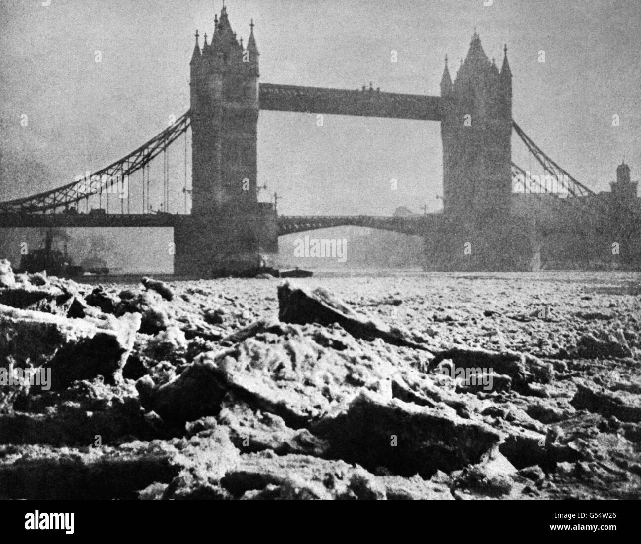 Buildings and Landmarks - Tower Bridge - London - 1895 Stock Photo - Alamy