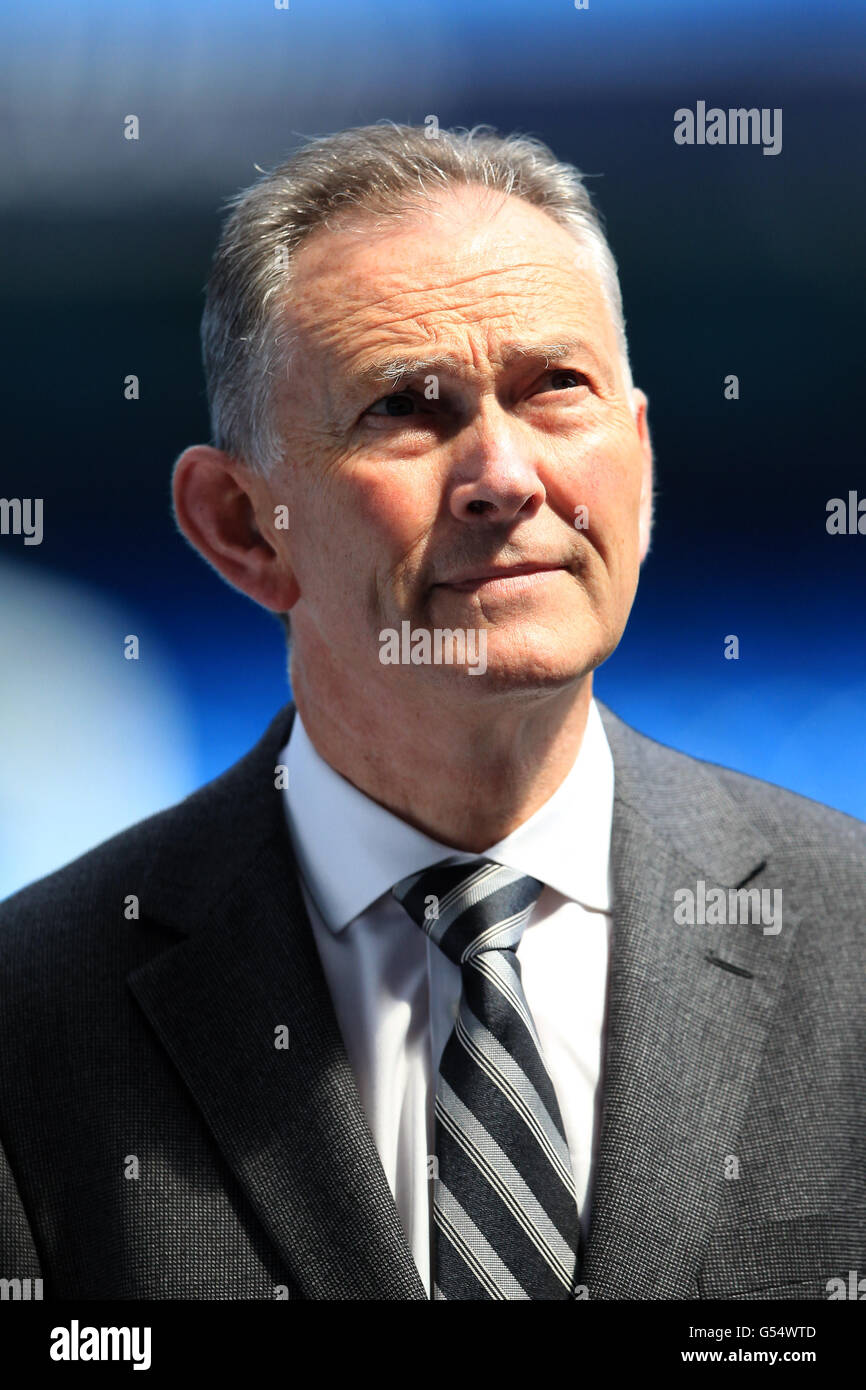 Chief executive fa premier league hi-res stock photography and images ...