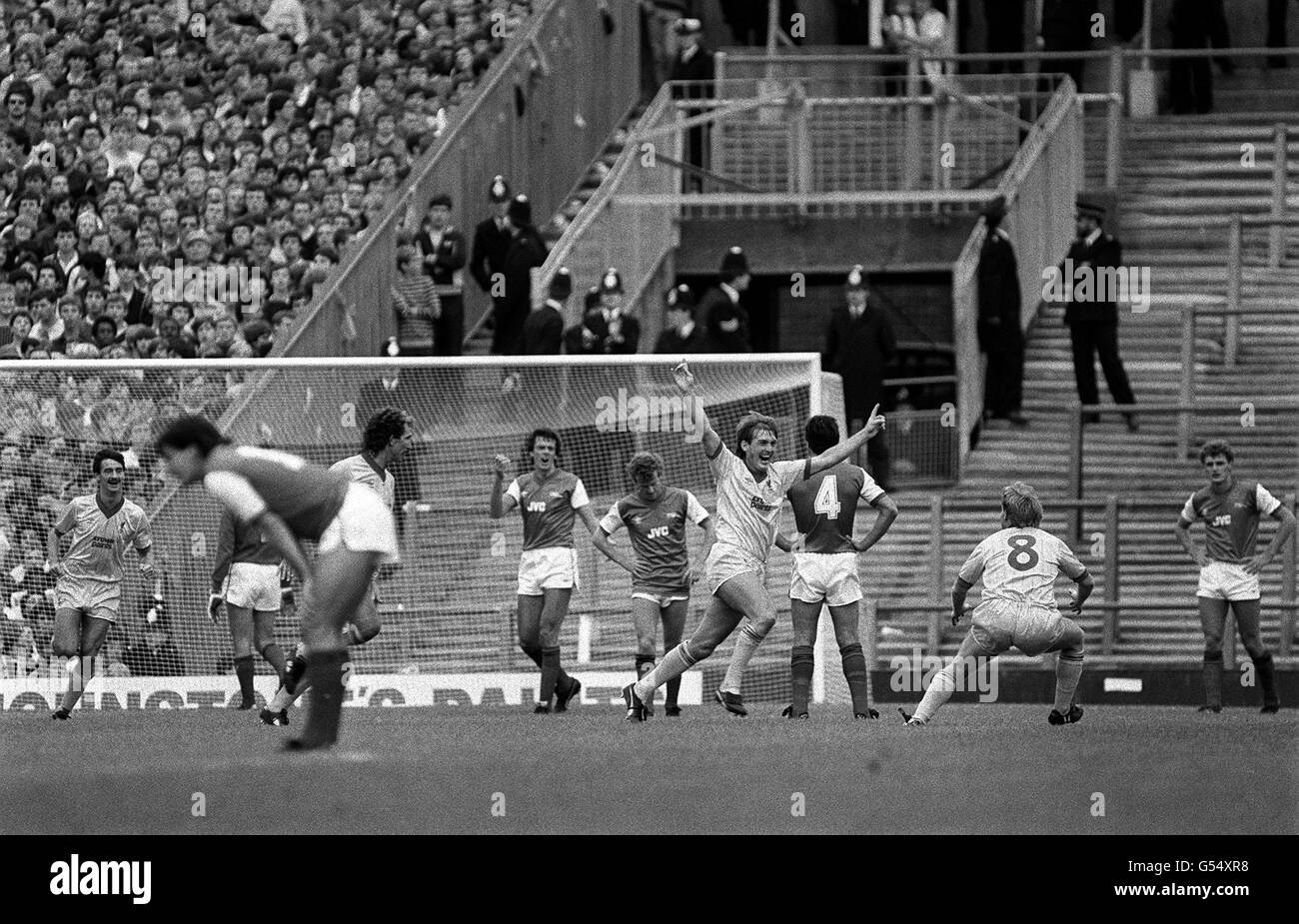 Arsenal score Black and White Stock Photos & Images - Alamy