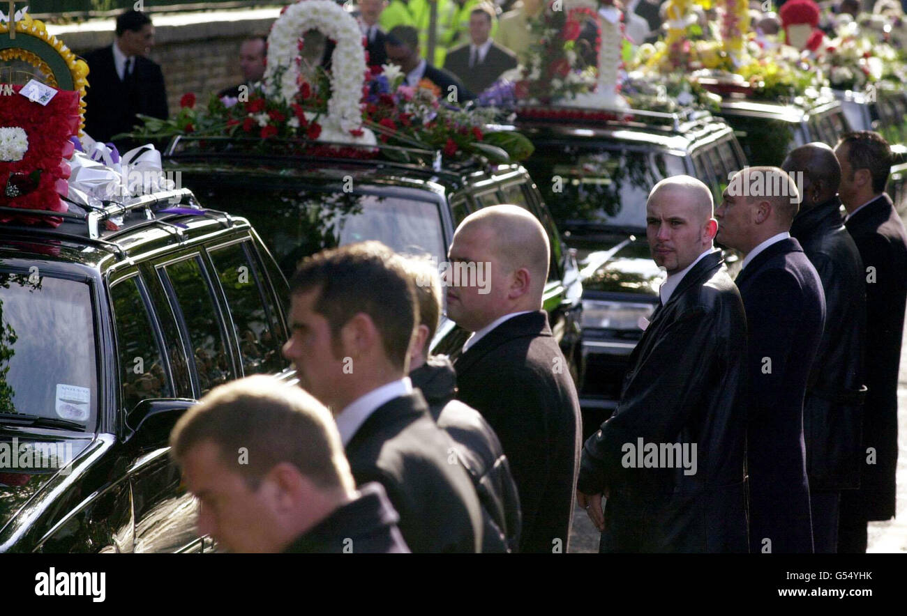 Reggie kray funeral hi-res stock photography and images - Alamy