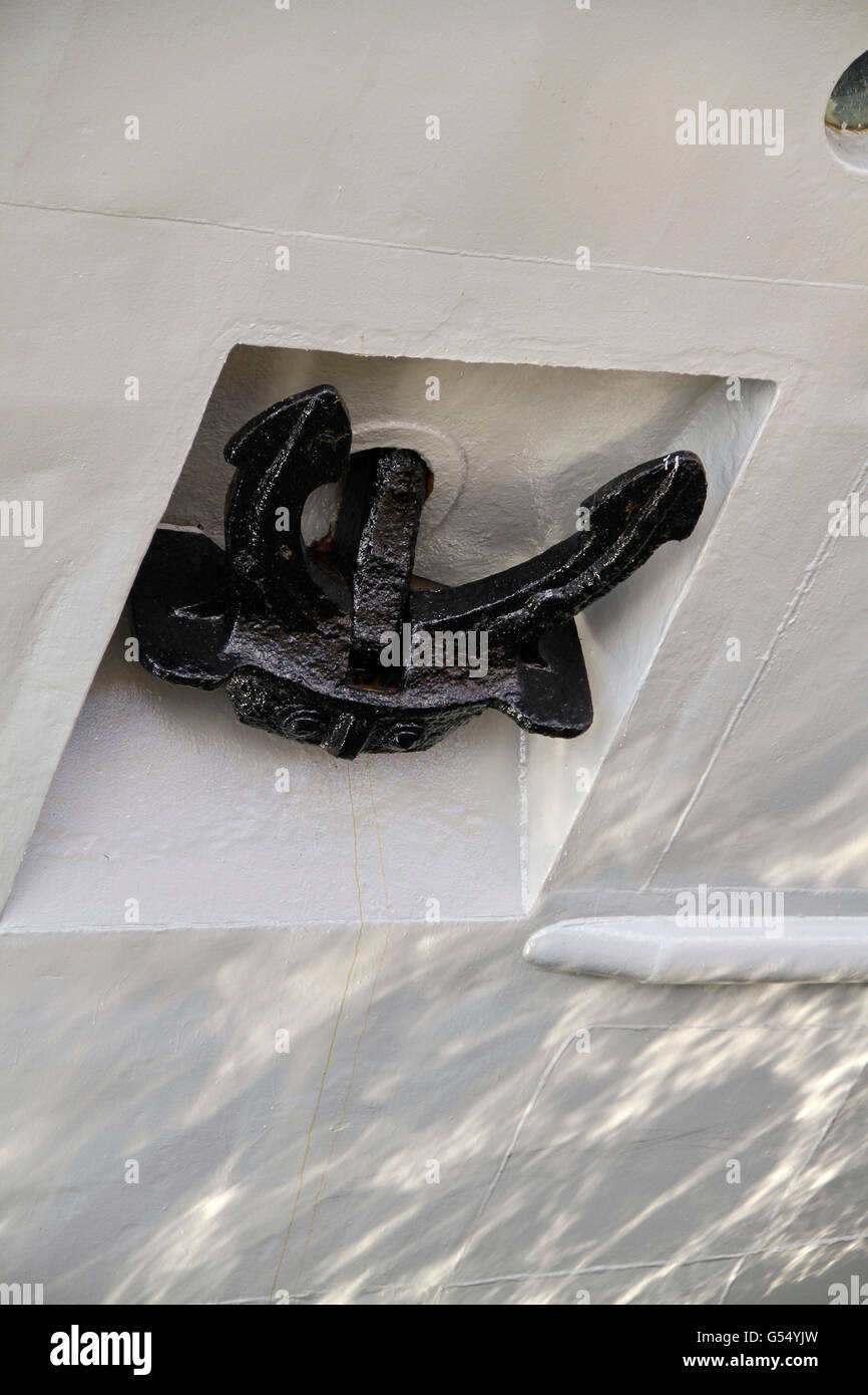 Rustic anchor hi-res stock photography and images - Alamy