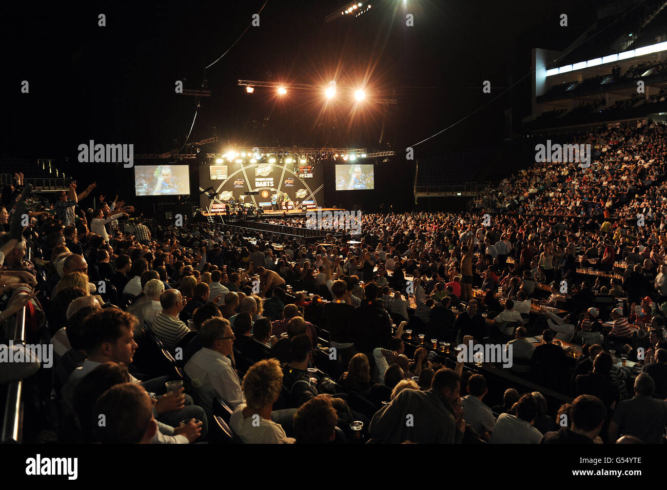 Darts - McCoy's Premier League Darts - O2 Arena Stock Photo - Alamy