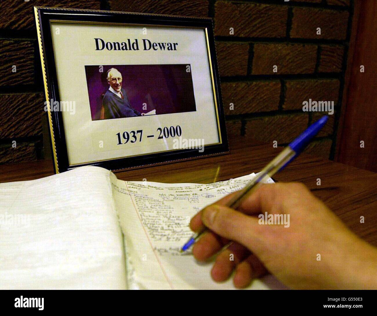 Mr dewar died on 11 10 00 hi-res stock photography and images - Alamy