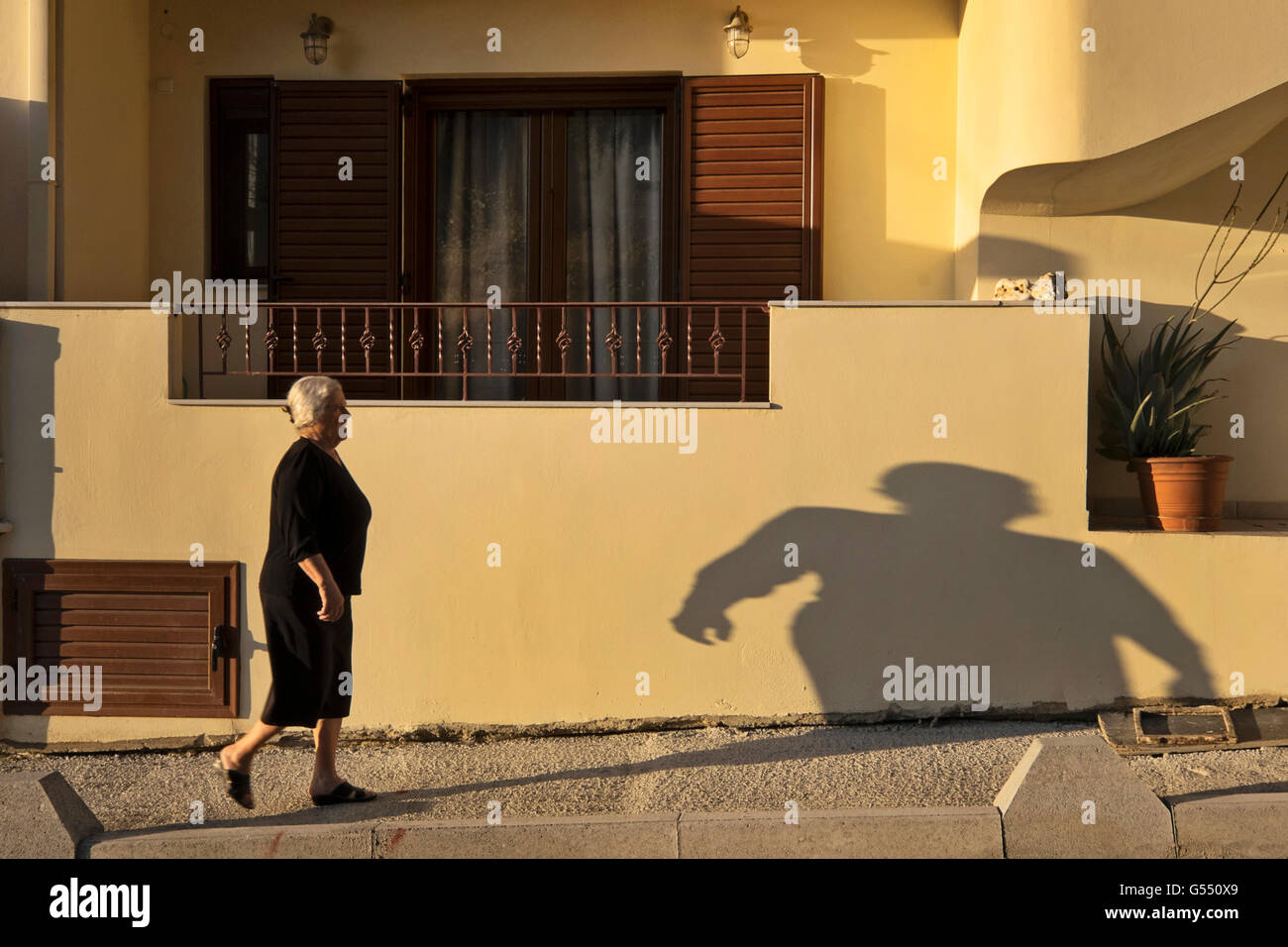 Village in shadow hi-res stock photography and images - Alamy