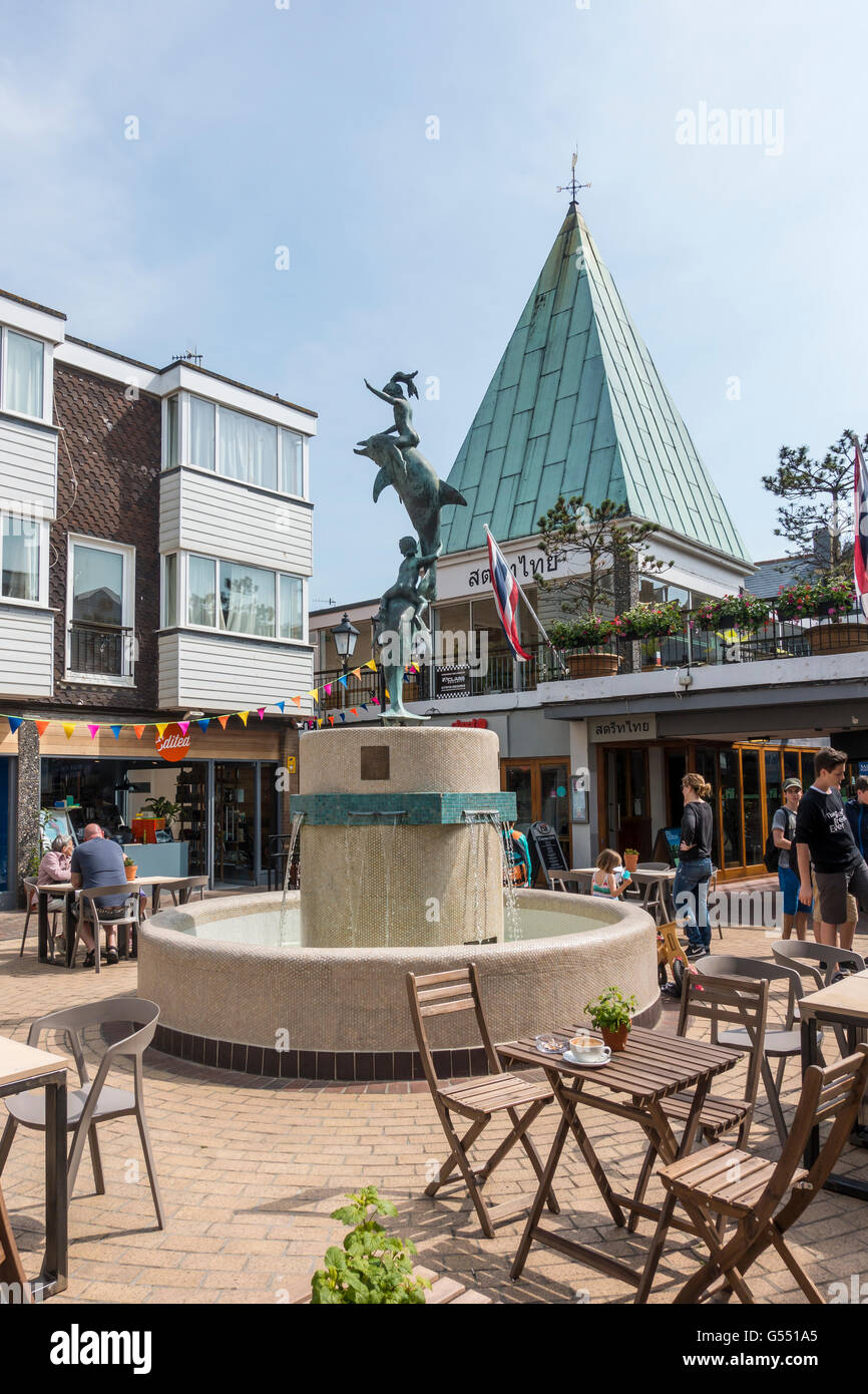 Dolphin Fountain Brighton Square The Lanes Brighton Sussex Stock Photo ...