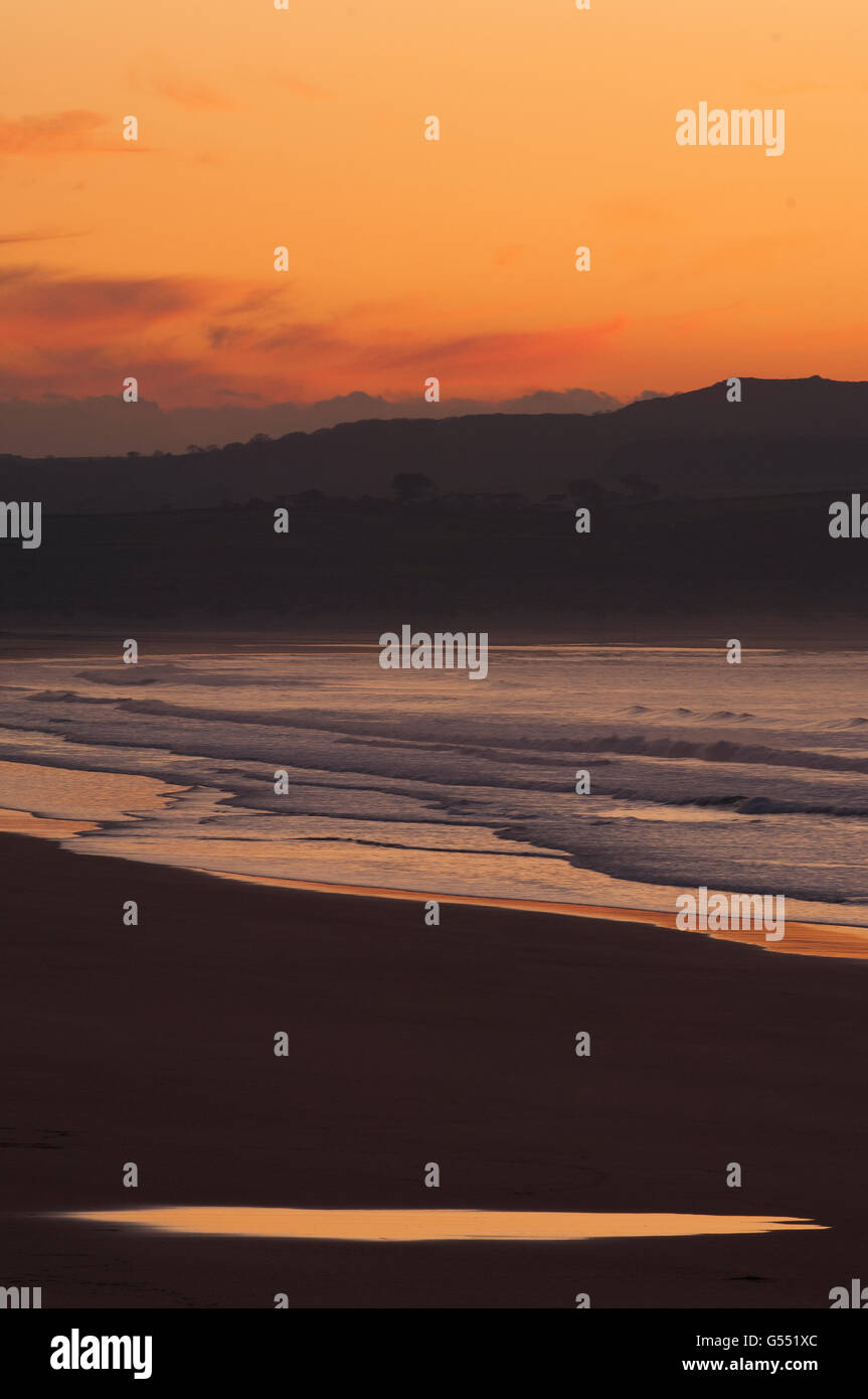 Rolling sets of waves hi-res stock photography and images - Alamy