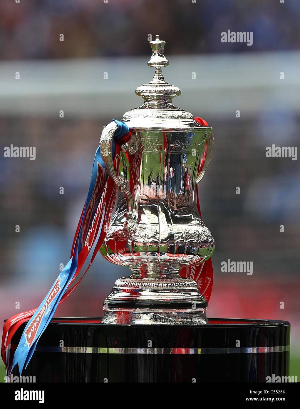 Chelsea liverpool fa cup final hi-res stock photography and images - Alamy