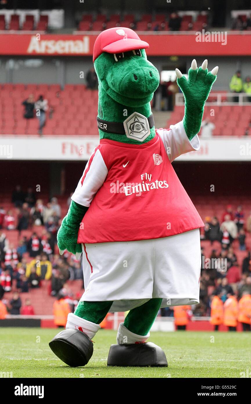 Norwich city mascot hi-res stock photography and images - Alamy
