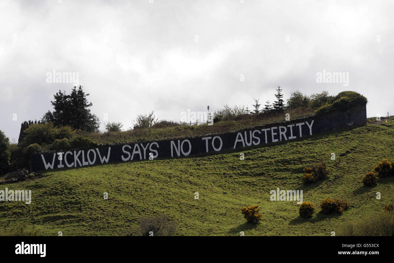 Graffiti on wall hi-res stock photography and images - Alamy