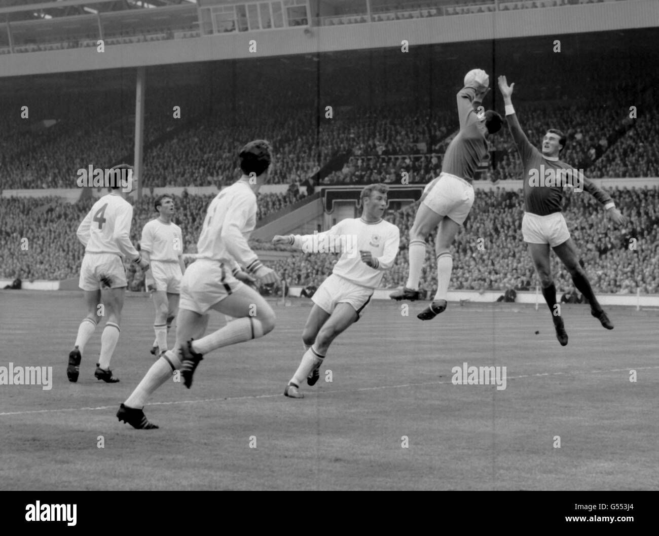 Gordon banks save hi-res stock photography and images - Alamy