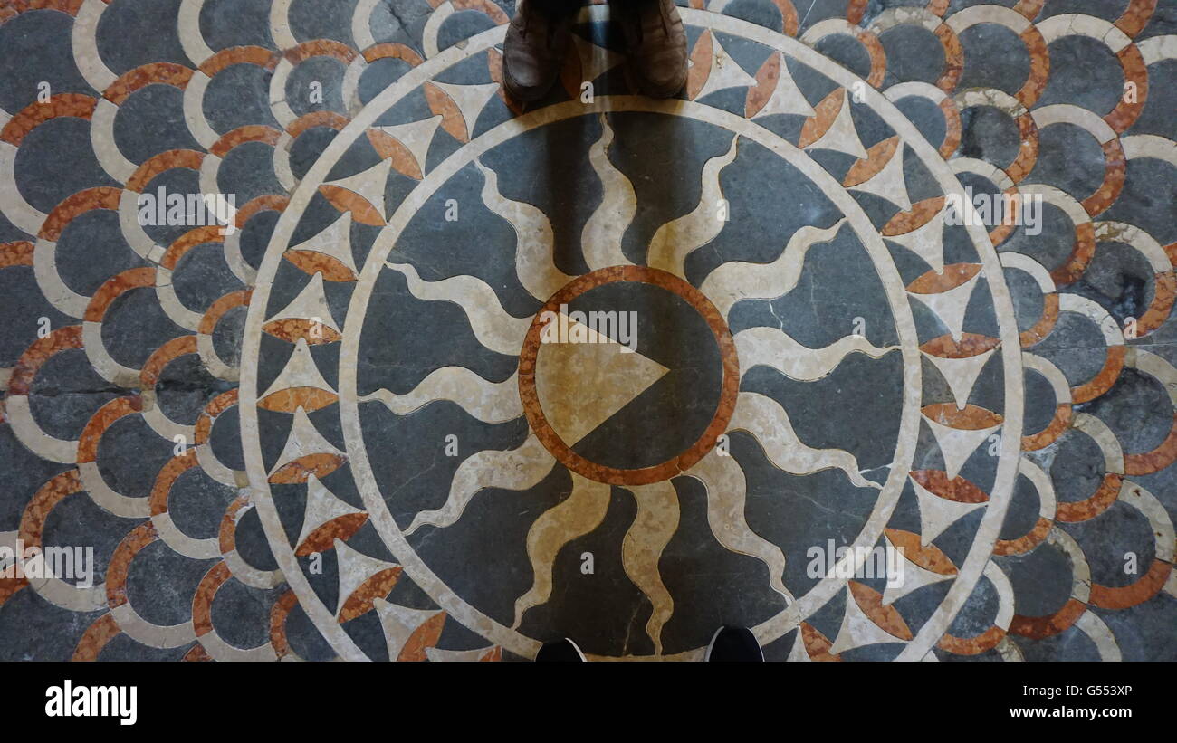 Sun Inspired Circular Floor Pattern Stock Photo - Alamy
