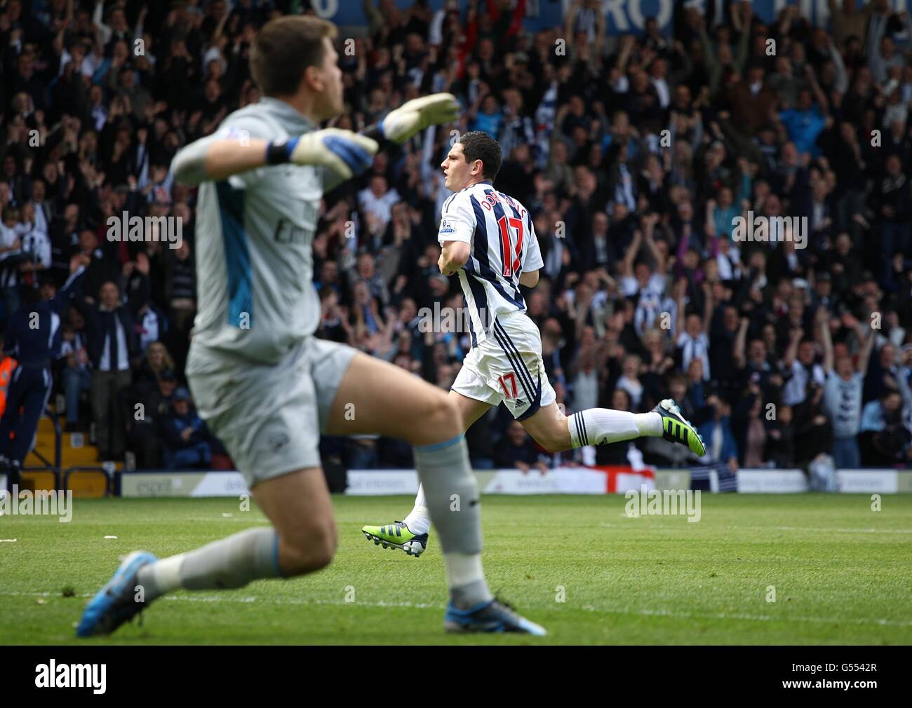 West Bromwich Albion's Graham Dorrans celebrates scoring his side's ...