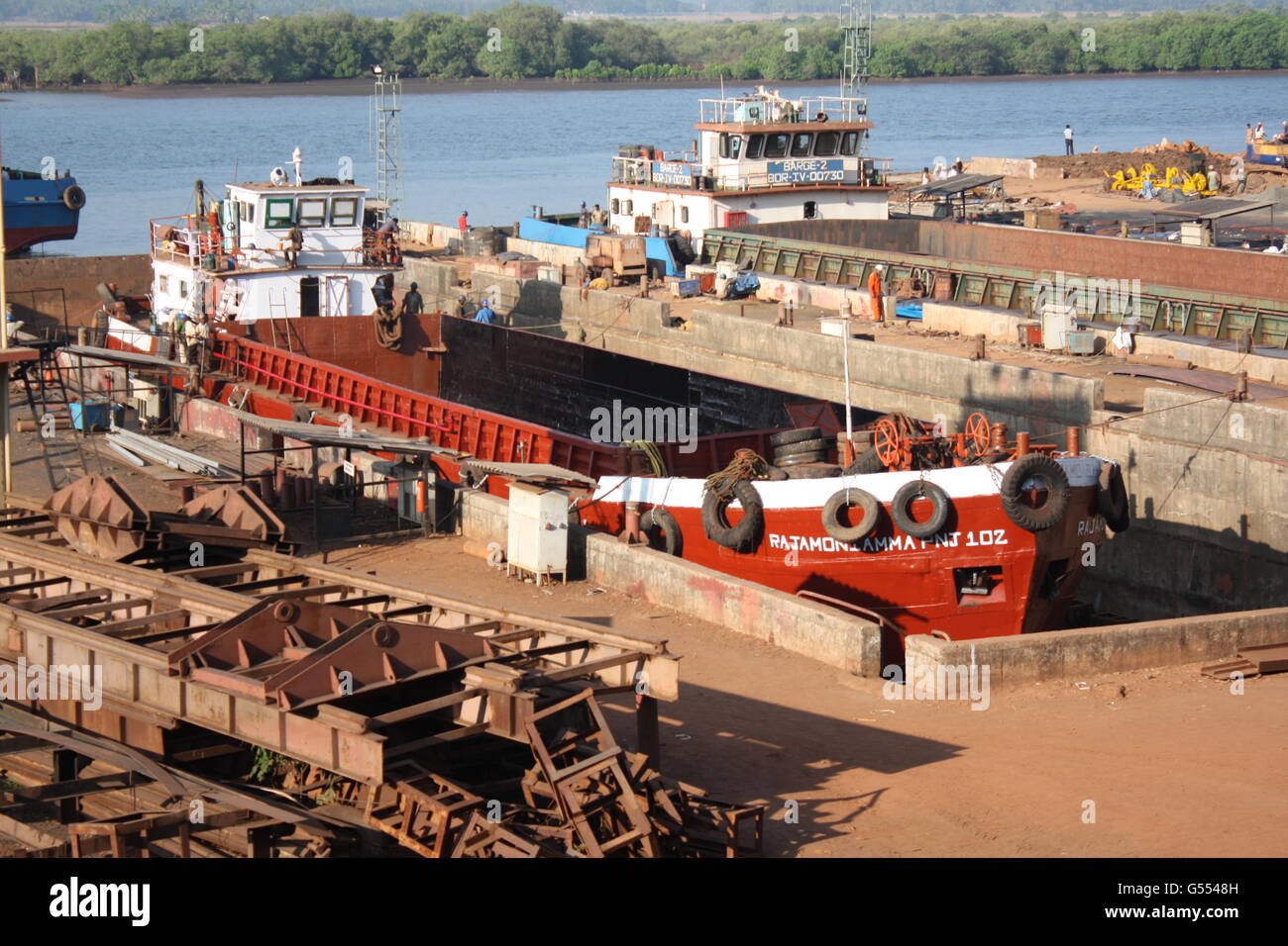 Ship and sand mining boats Factory in India Stock Photo - Alamy