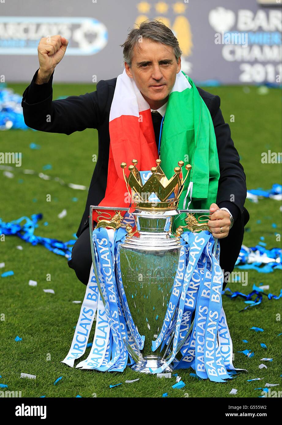 Roberto mancini manchester city trophy hi-res stock photography and ...