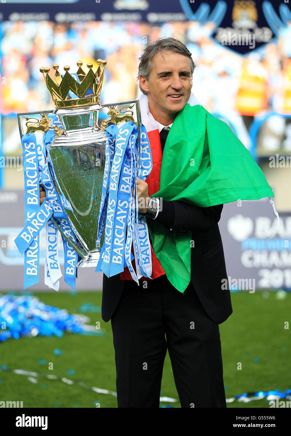 Roberto mancini manchester city trophy hi-res stock photography and ...