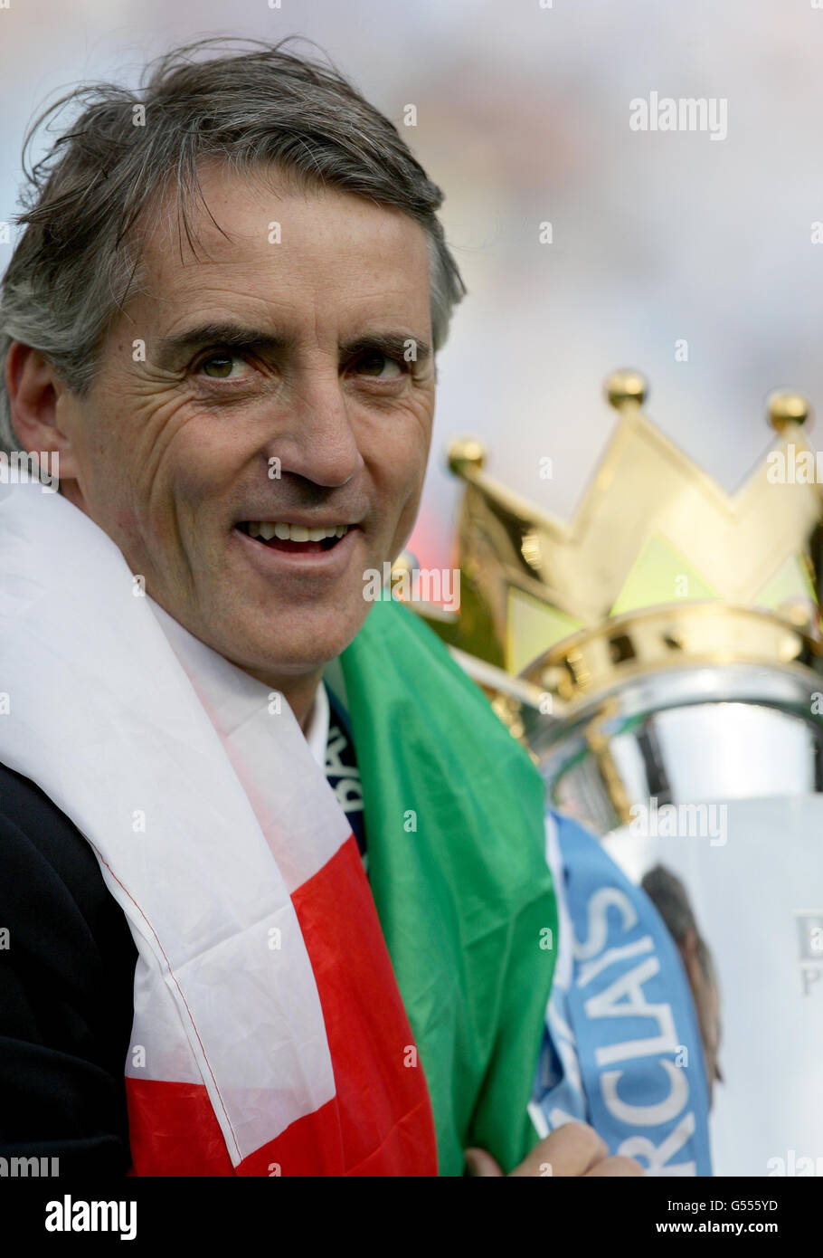 Roberto mancini manchester city trophy hi-res stock photography and ...