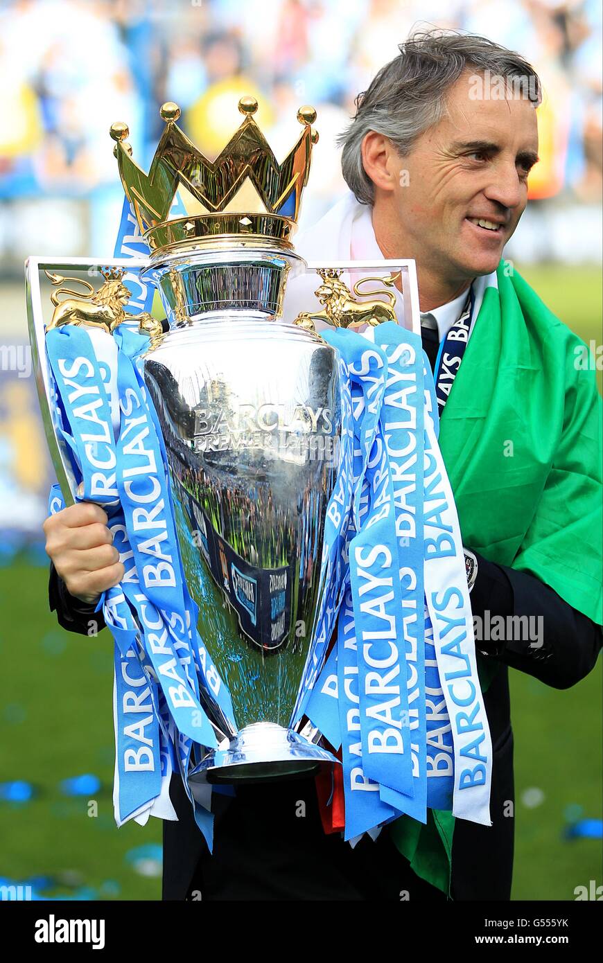 Roberto mancini manchester city trophy hi-res stock photography and ...