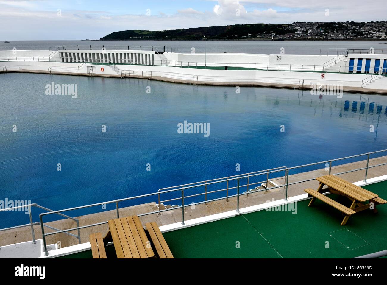 Penzance lido hi-res stock photography and images - Alamy