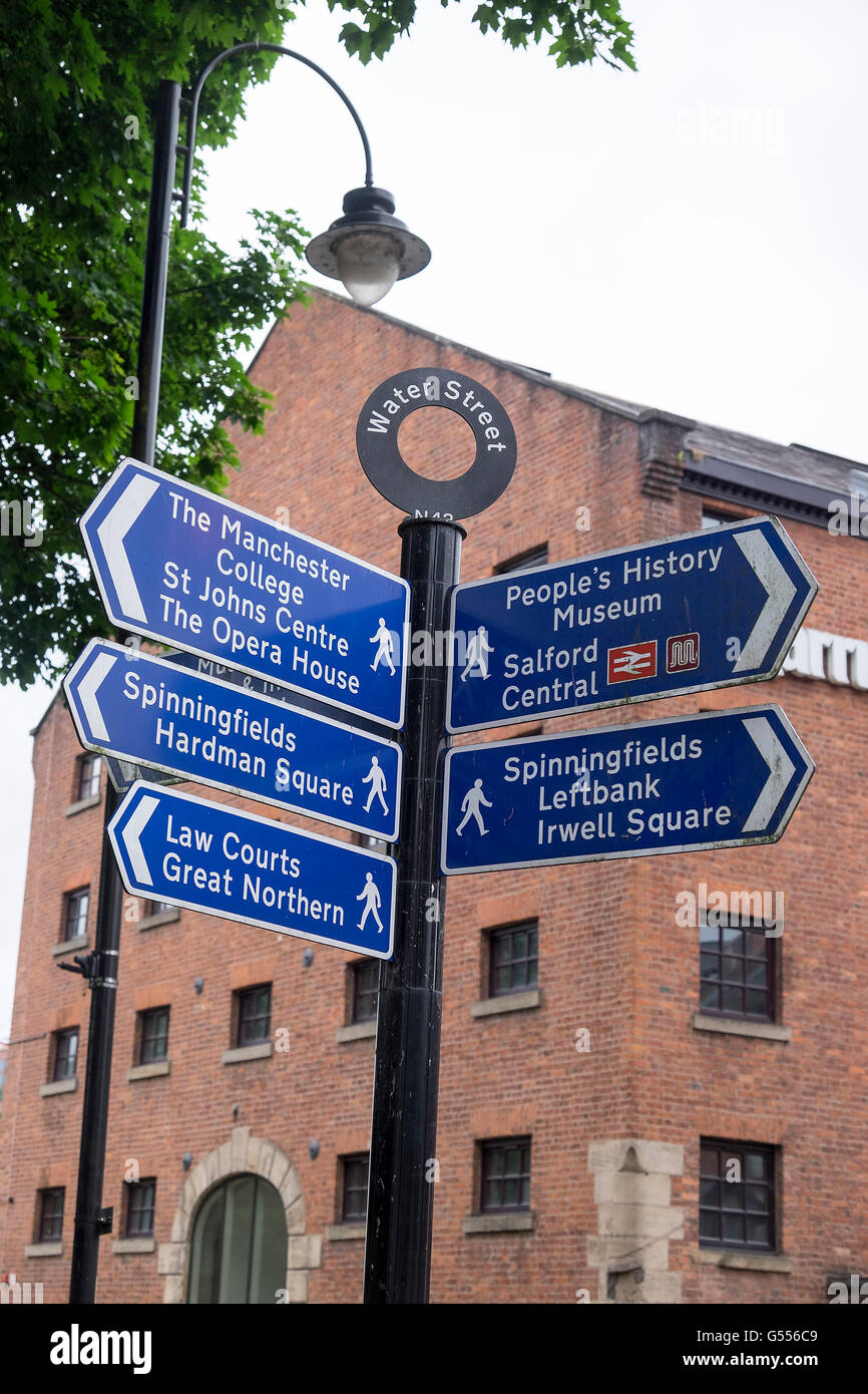 Manchester signs hi-res stock photography and images - Alamy