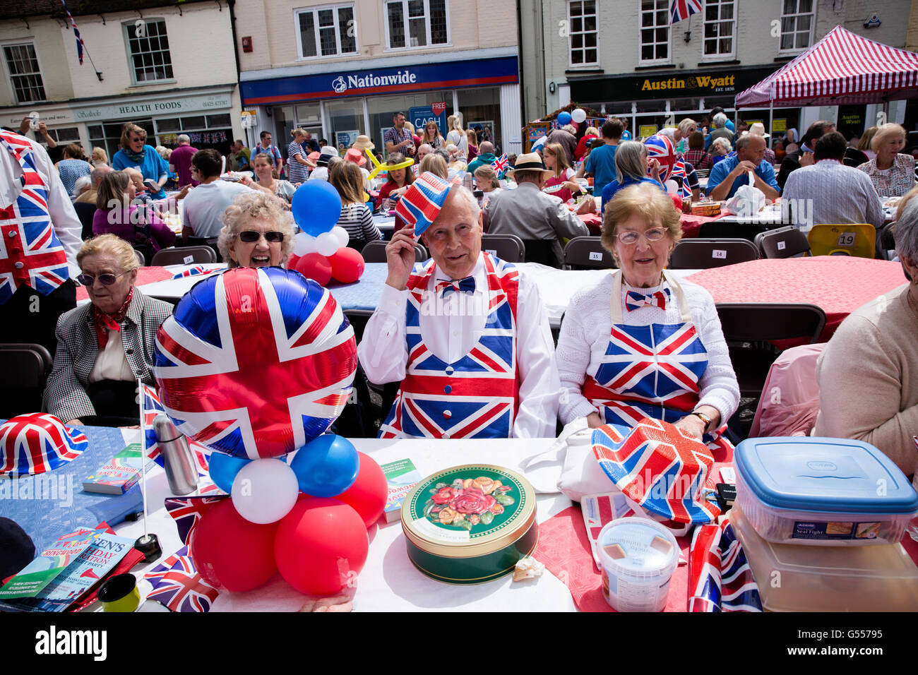 Street party celebrations for the Queen's 90th Birthday in Ringwood ...