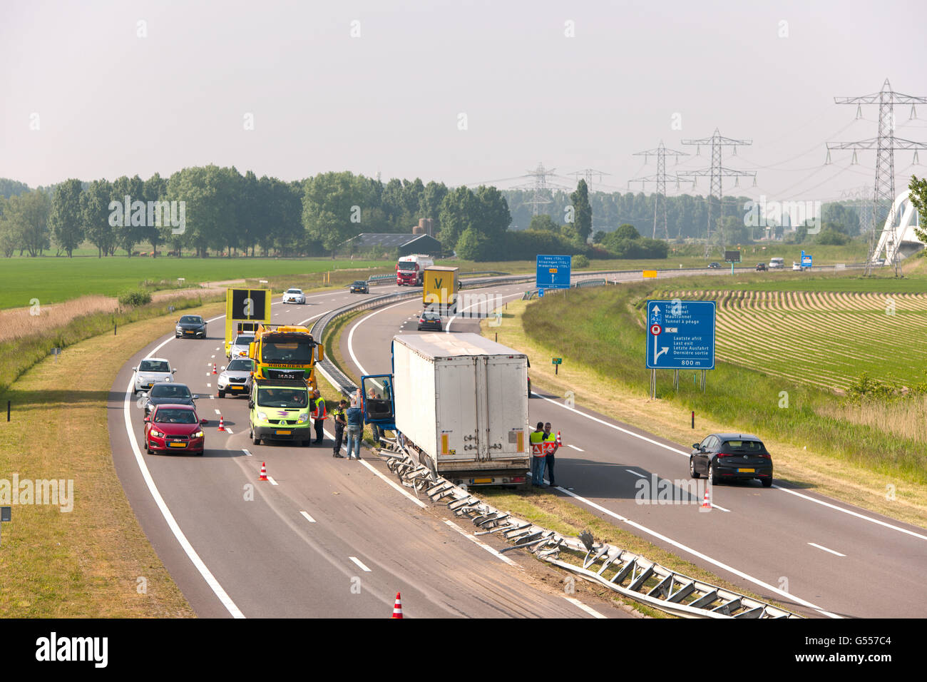 Traffic problems after a truck crashed due to a flat tire against the ...