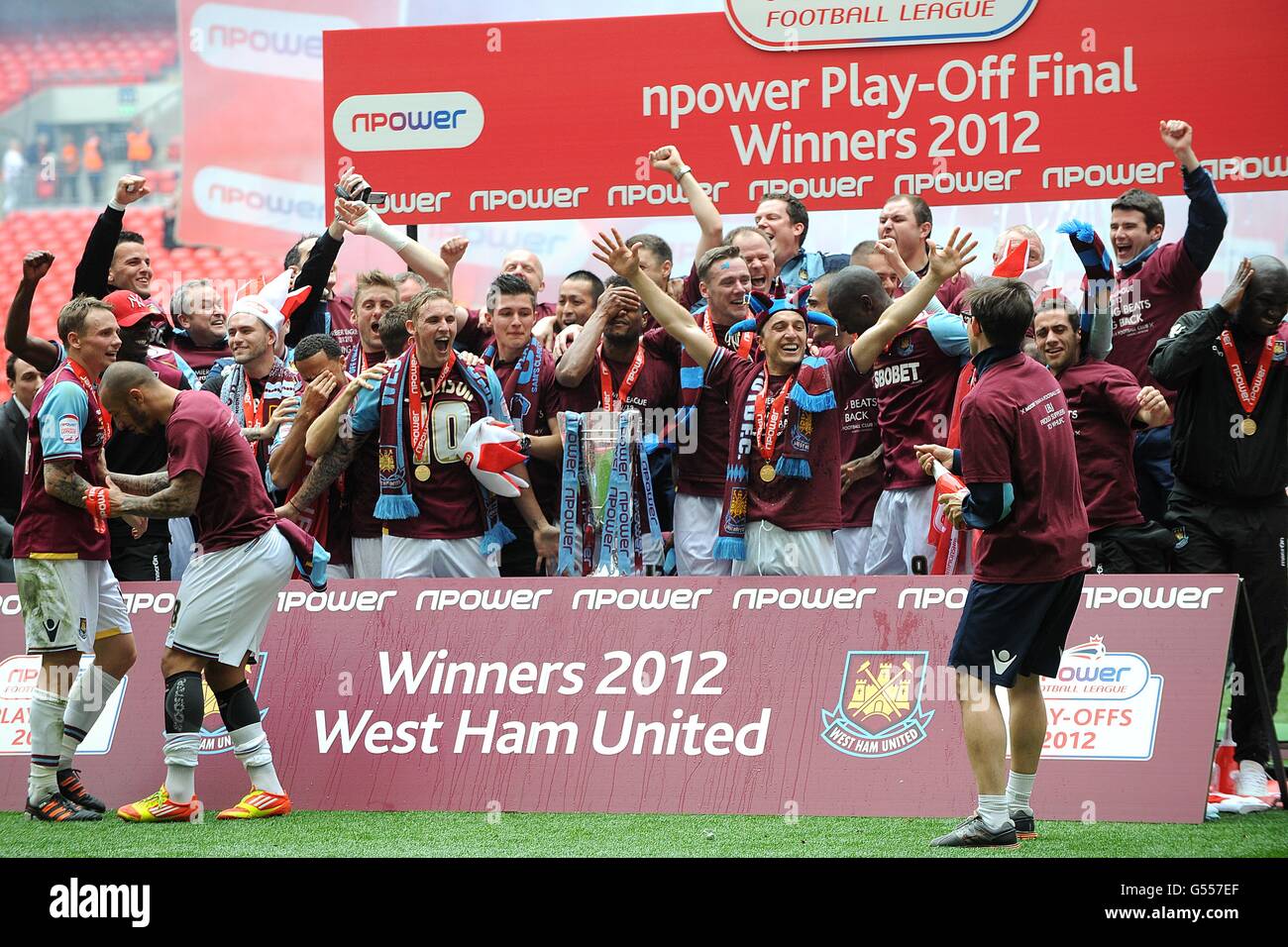 West ham united celebrate promotion to the premier league hi-res stock ...