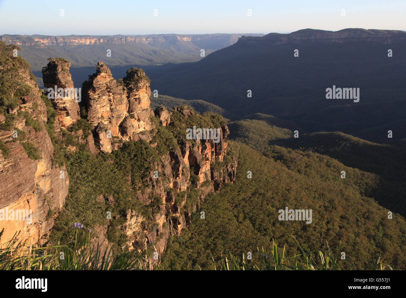 Sisters at sunset hi-res stock photography and images - Alamy