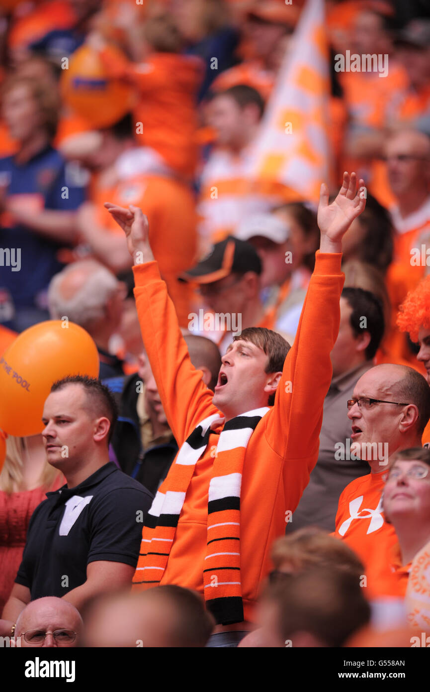 Blackpool fans celebrate in stands hi-res stock photography and images ...