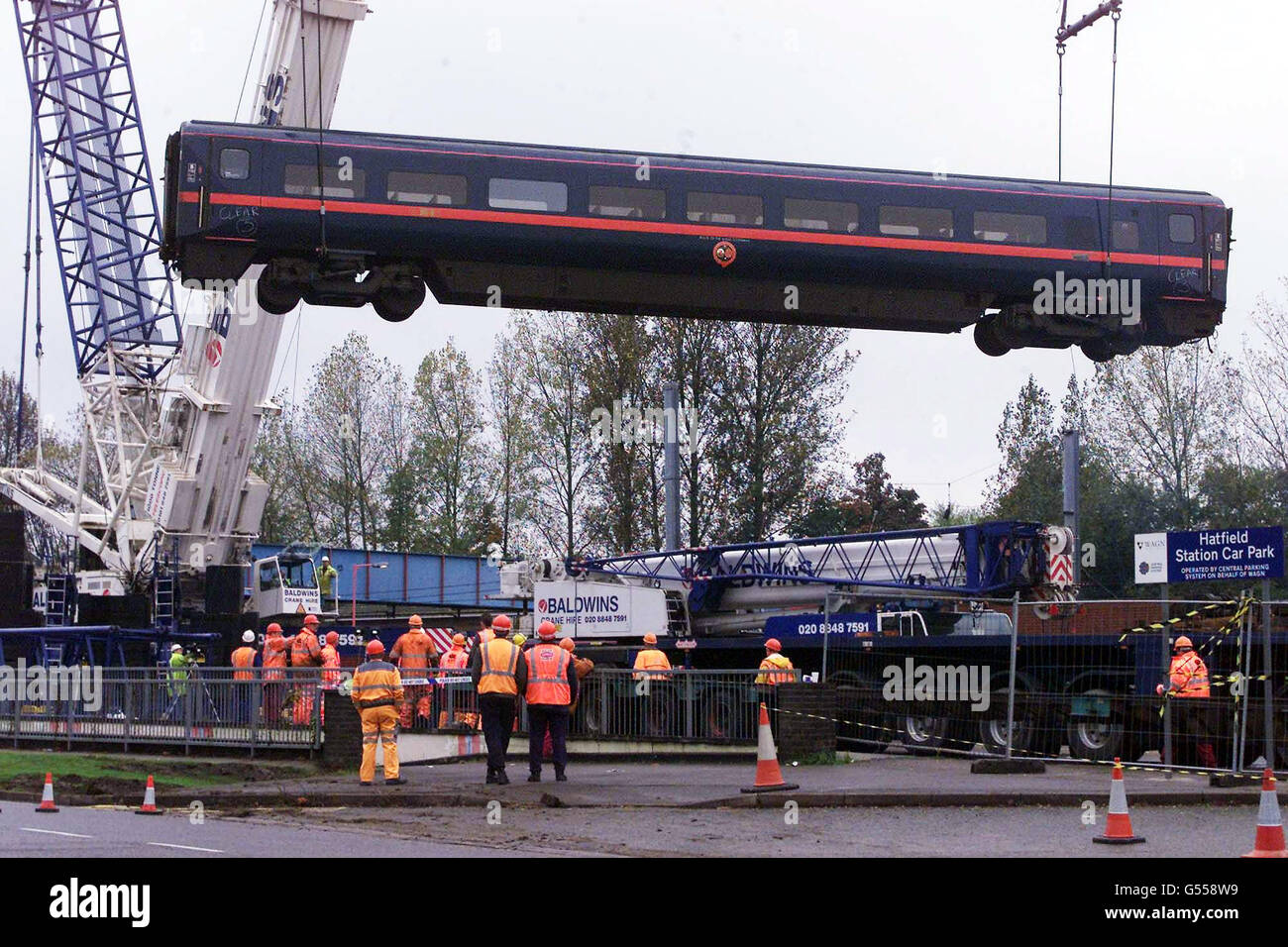 Hatfield rail Crash lift Stock Photo - Alamy