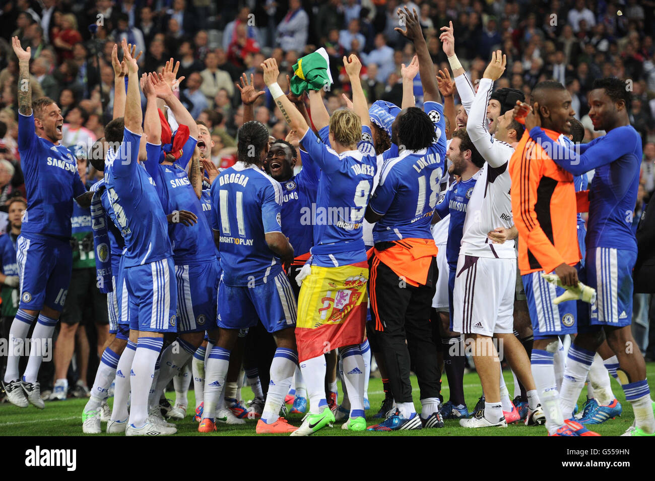 Chelsea celebrate after winning uefa champions league final allianz ...