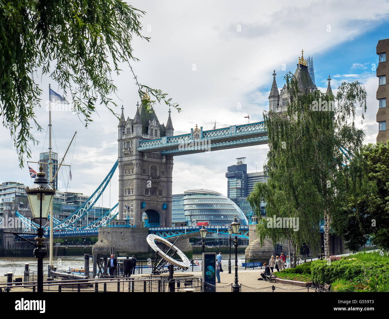 Sun dial tower bridge hi-res stock photography and images - Alamy