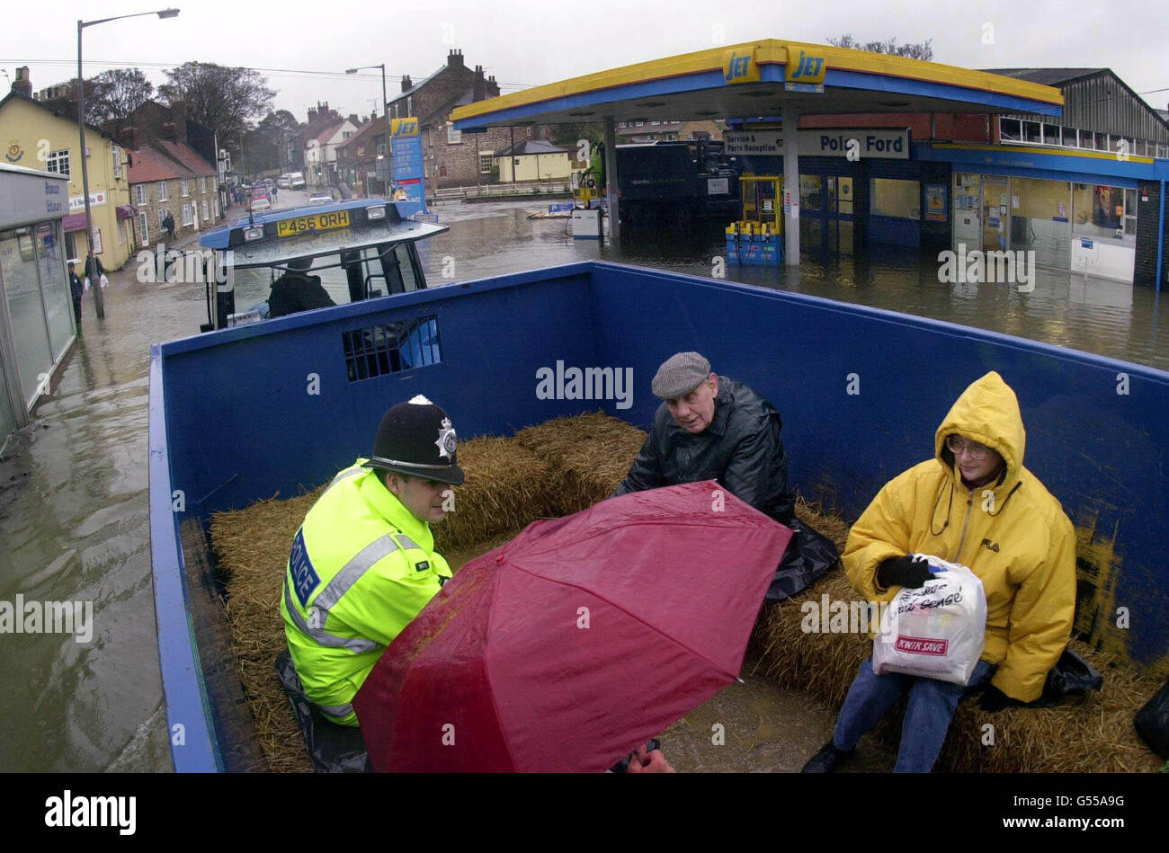 Floods Tractor Bus Stock Photo - Alamy