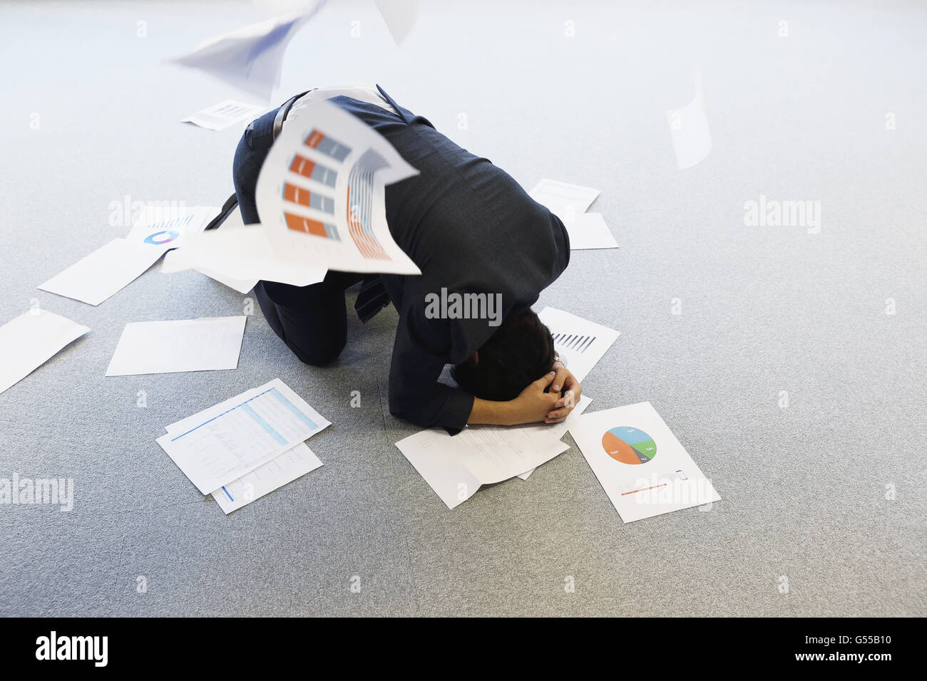 Scattered documents hi-res stock photography and images - Alamy
