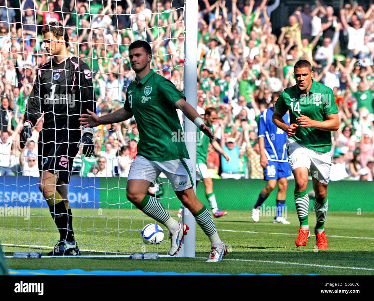 Republic of Ireland's Shane Long celebrates his goal during the ...