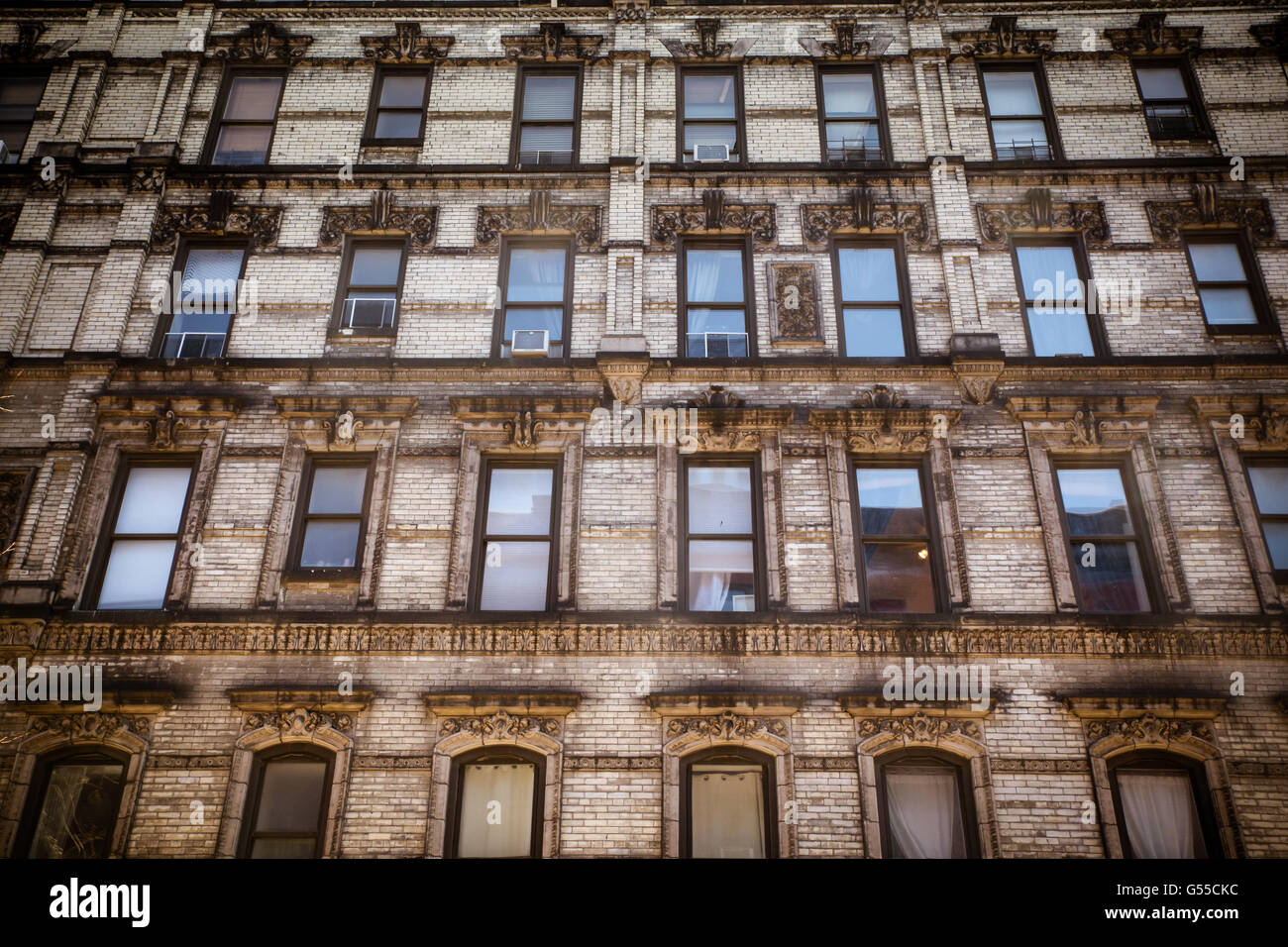 Old tenement building nyc hi-res stock photography and images - Alamy