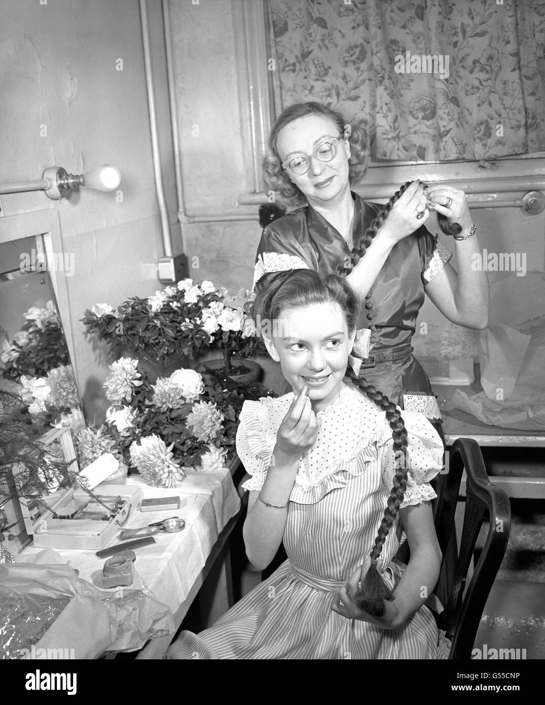 Thora hird and janette hi-res stock photography and images - Alamy