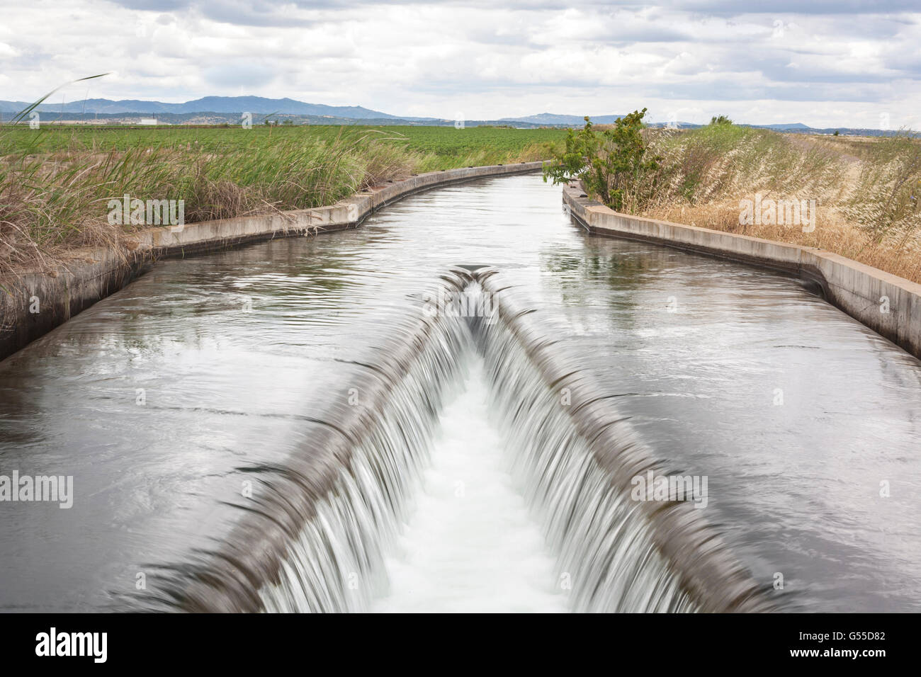 Triangle dam hi-res stock photography and images - Alamy