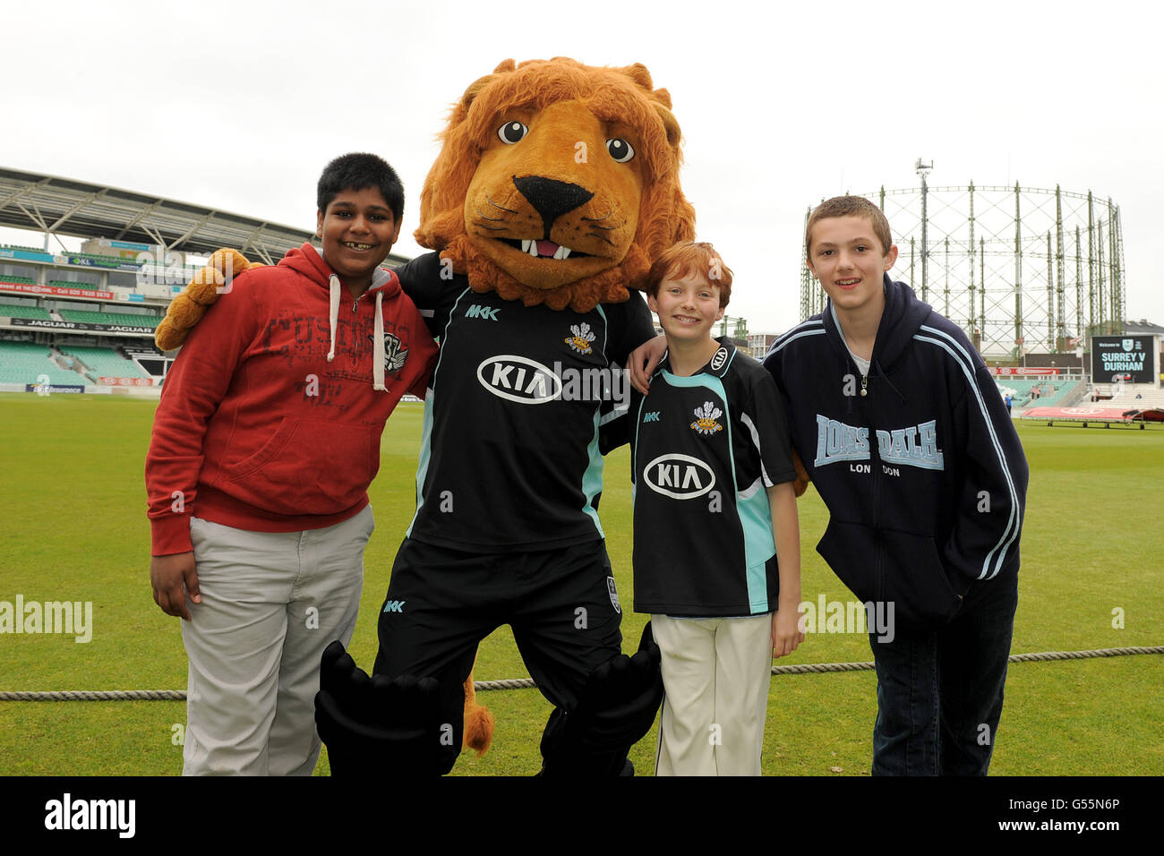 Surrey the lion poses with the surrey matchday friends hi-res stock ...