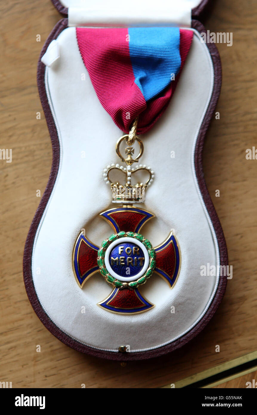 Hockney receives order merit hi-res stock photography and images - Alamy